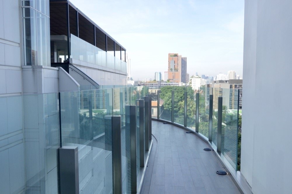 曼谷飯店推薦｜Siamese Exclusive 42曼谷公寓式飯店，近BTS兩房一廳，有廚房、客廳、餐桌、洗衣機、小陽台，方便舒適像家一樣 ...