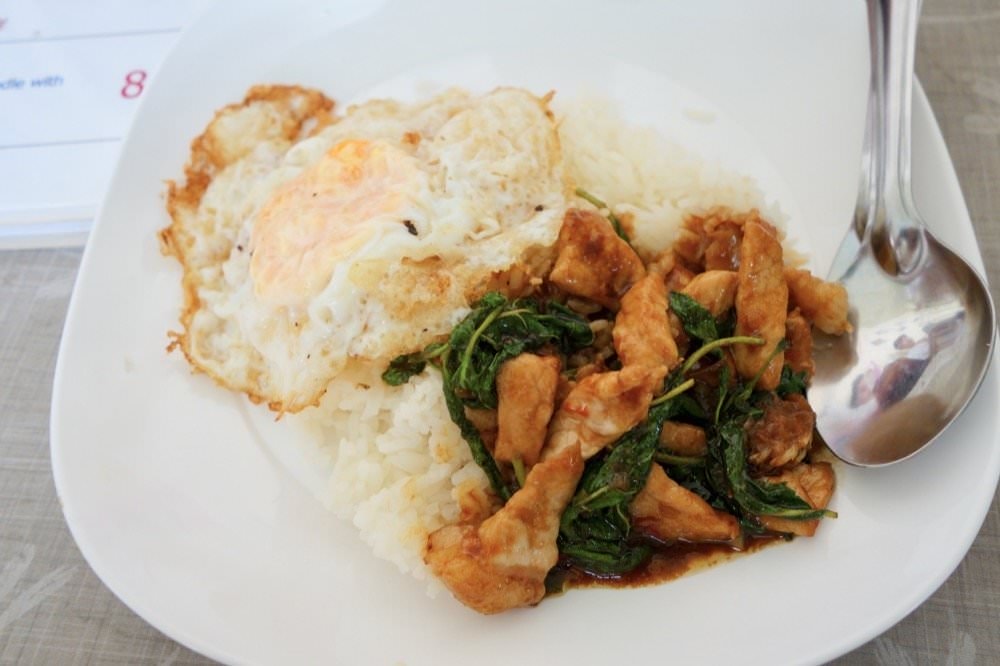 曼谷美食推薦｜Nay's Cafe 鄭王廟旁道地泰式銅板平價小吃、好喝泰奶！ - Elsa旅遊親子生活